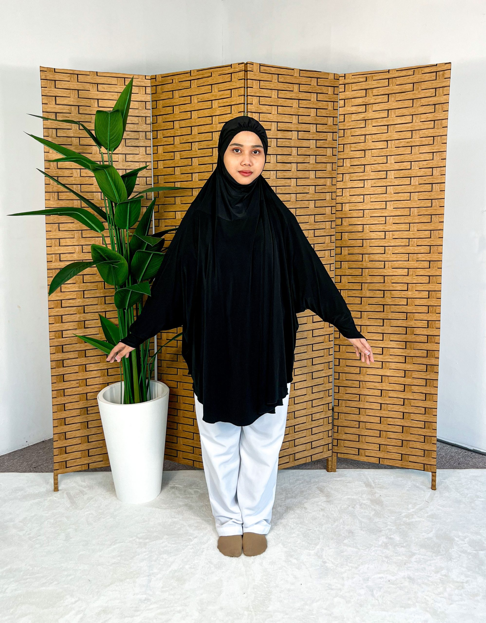 Telekung BERSARUNG LENGAN DIAMOND (hitam/putih) - MYHAJJ